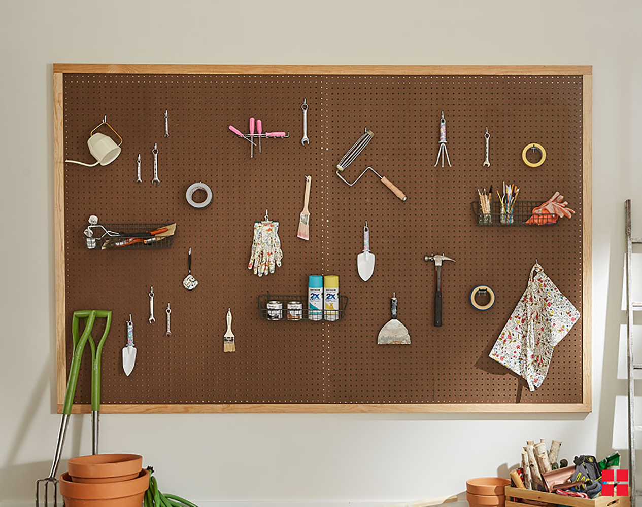 Organize Your Tools With Spray Paint